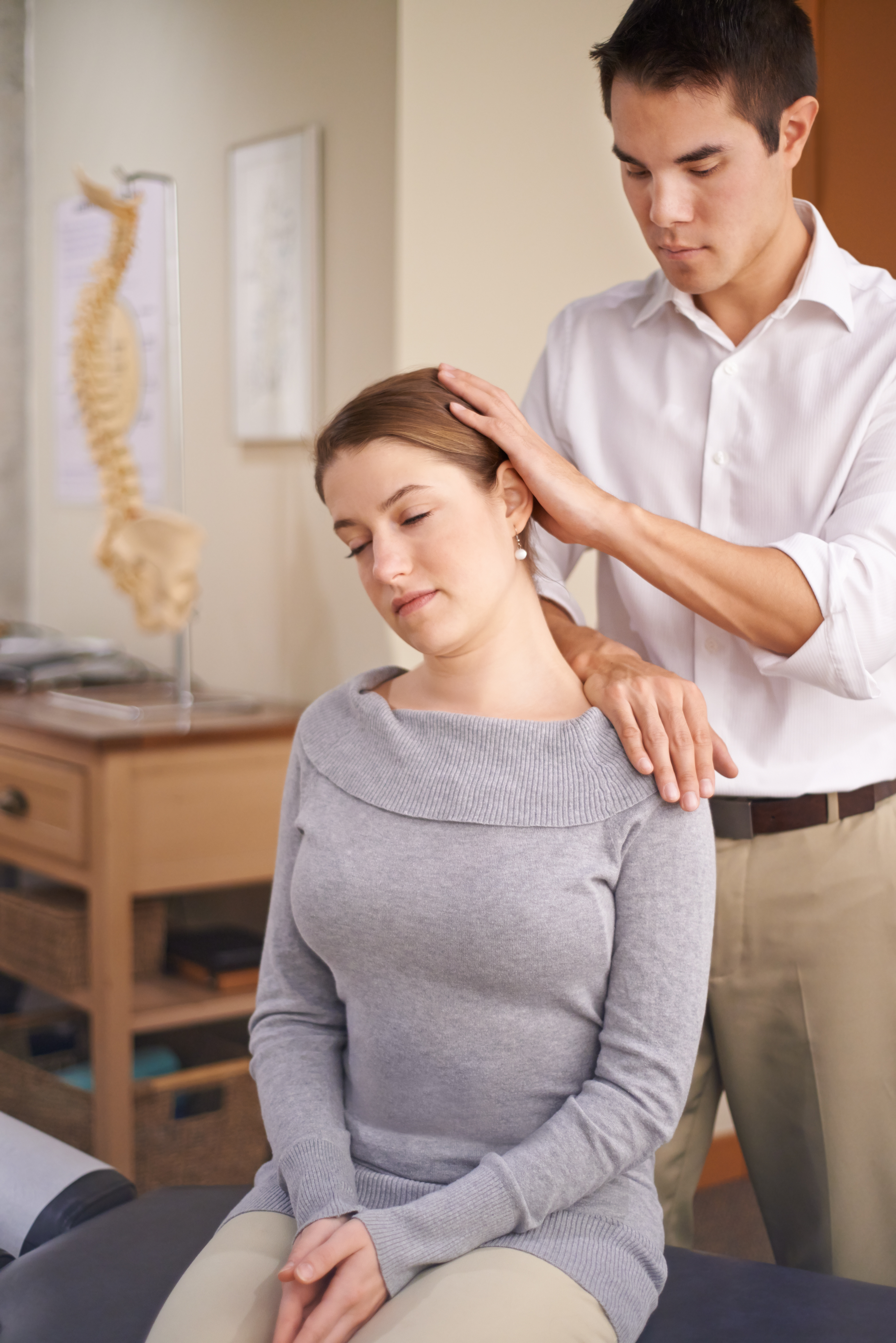 Natural Neck Pain Relief with Chiropractic Care - The Natural Neck Pain ...